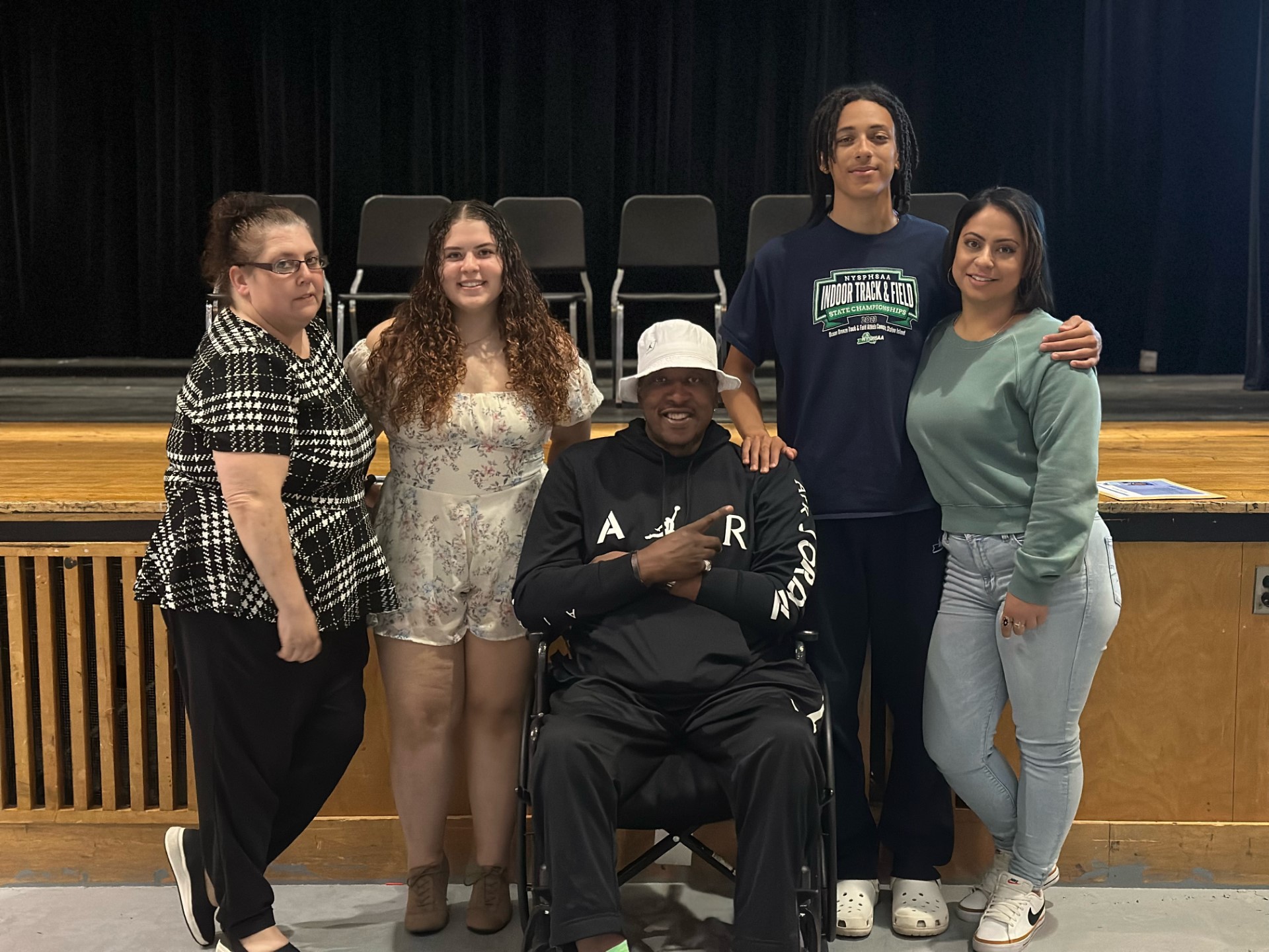 Vasquez, Lockett earn DHS Class of ’89 scholarship | News, Sports, Jobs - Observer Today